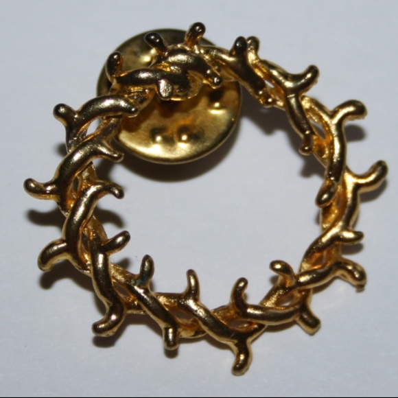 Vintage | Jewelry | Vintage Gold Wreath Pin | Poshmark